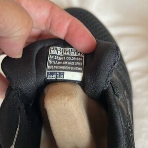 Skechers | Shoes | Sketchers Machine Washable With Memory Foam Sneakers ...